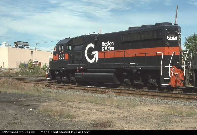 B&M 309(GP40-2)